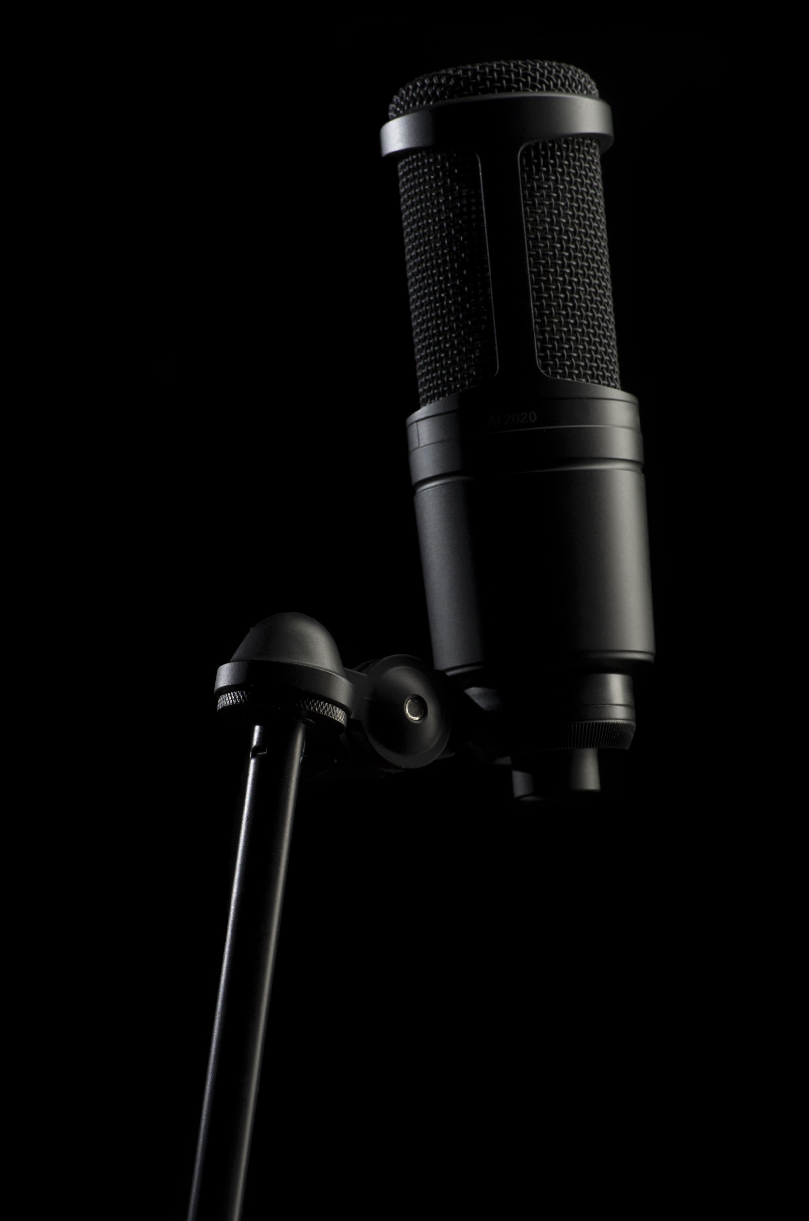 ContextLM - Human-like LLM-powered AI voices